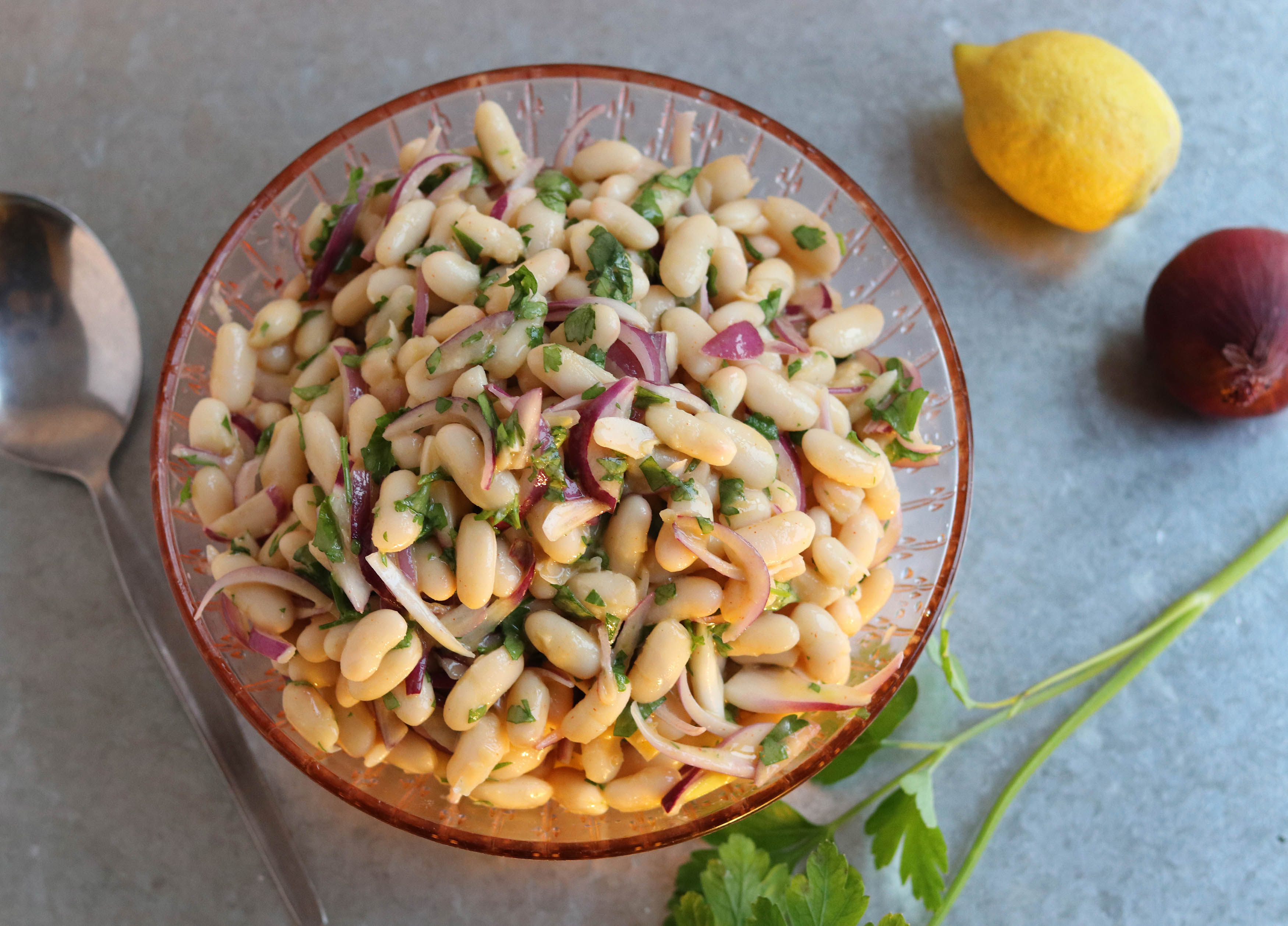 Piyaz - a Turkish white bean salad - Dailyvegan Salats