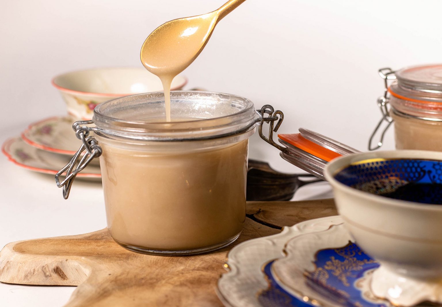 Vegan condensed milk - made from only 2 ingredients - Dailyvegan