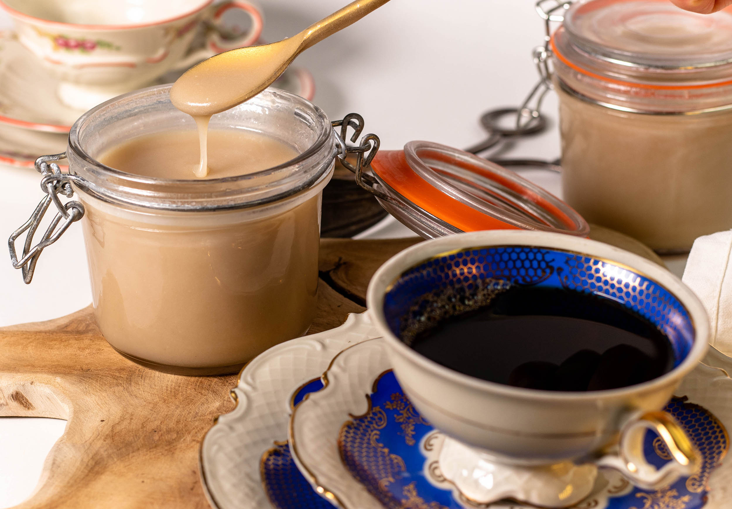 Vegan condensed milk - made from only 2 ingredients - Dailyvegan