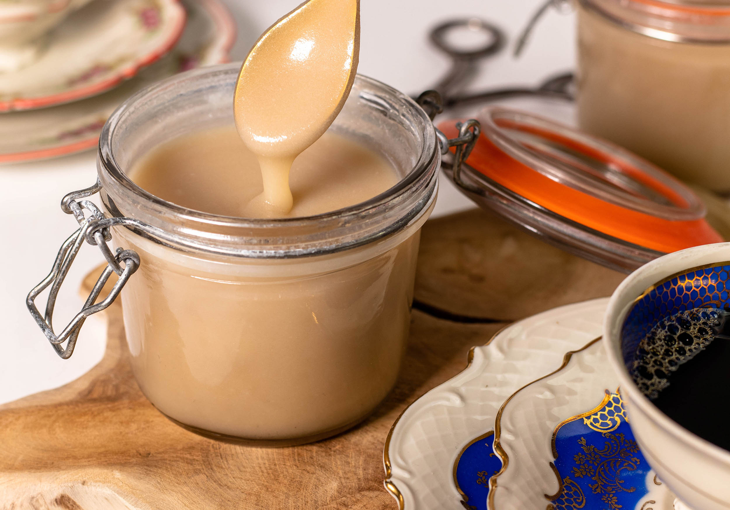 Vegan condensed milk - made from only 2 ingredients - Dailyvegan