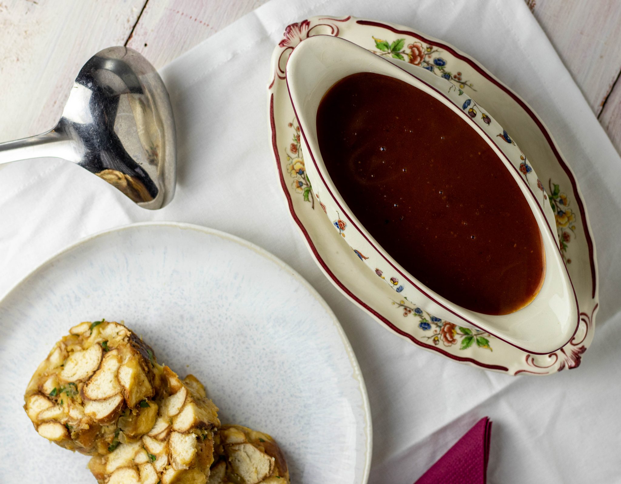 Gravy - German 'Bratensauce' - the best vegan gravy - Dailyvegan